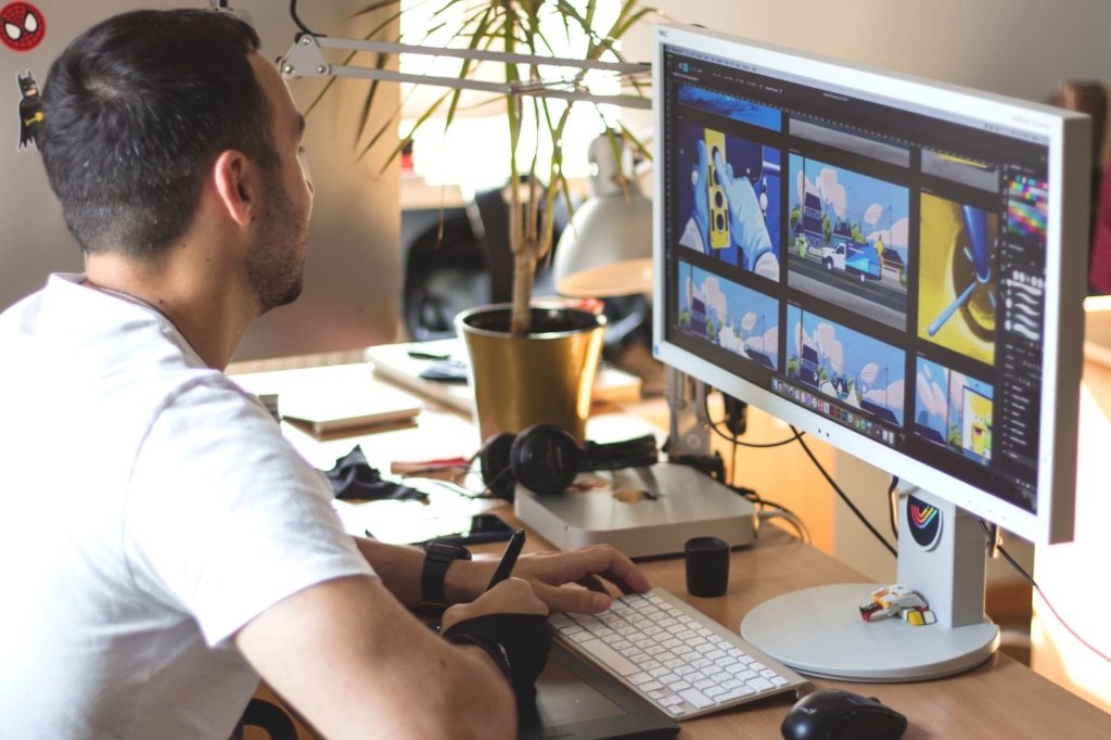 Your Future In Focus - Become A Graphic Design Professional